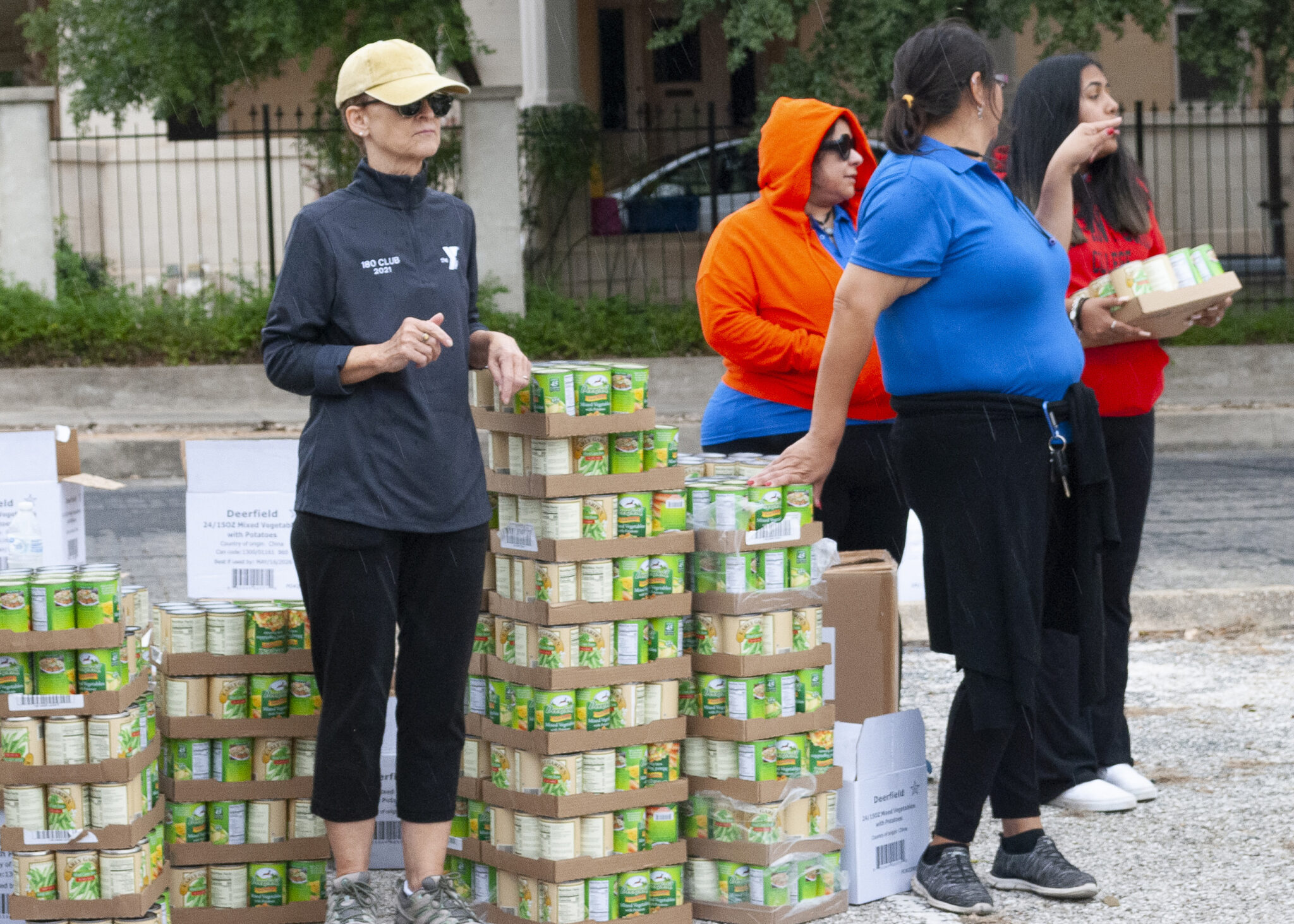 As Food Insecurity Rises, Pop-Up Markets Help Community - The Sundial